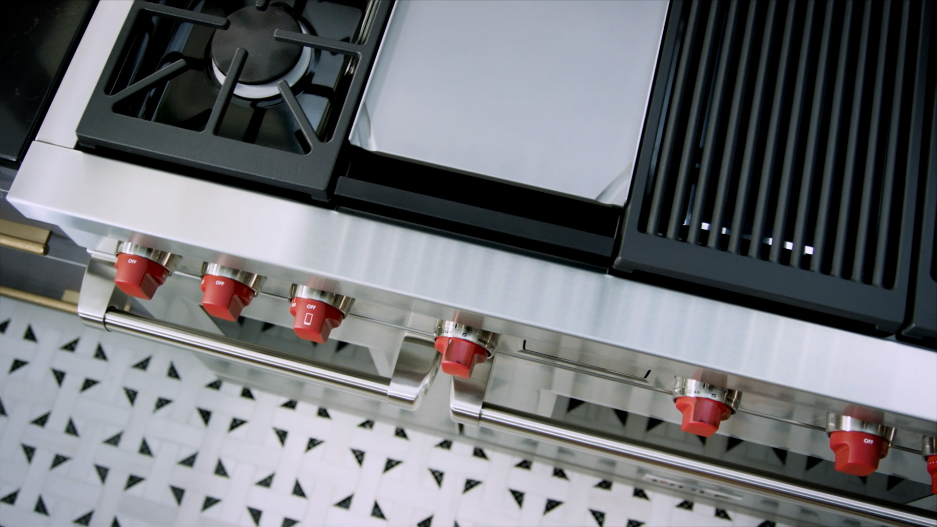 Wolf Kitchen Appliances: Warners' Stellian